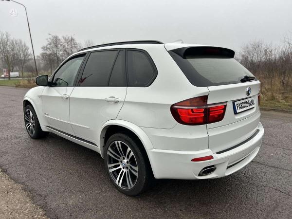 Balts BMW X5 2011 Panevēža, ar dzinēja tilpumu 2.99 L un nobraukumu 280 tūkst. km par 10200 €, foto 5 vietnē AUTOMOTO.COM.LV