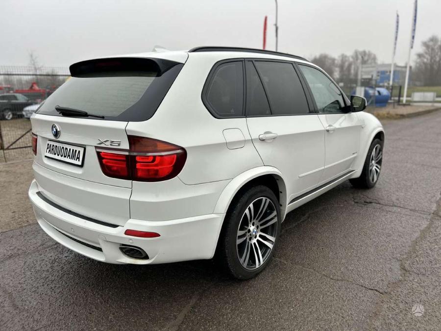 Balts BMW X5 2011 Panevēža, ar dzinēja tilpumu 2.99 L un nobraukumu 280 tūkst. km par 10200 €, foto 7 vietnē AUTOMOTO.COM.LV