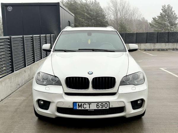 White BMW X5 2011 in Vilnius, with an engine capacity of 4.40 L and mileage of 265 thousand km for 6800 €, photo 6 on AUTOMOTO.COM.LV