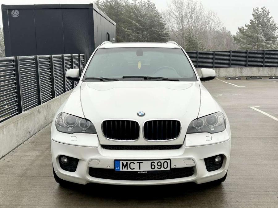 Balts BMW X5 2011 Viļņa, ar dzinēja tilpumu 4.40 L un nobraukumu 265 tūkst. km par 6800 €, foto 6 vietnē AUTOMOTO.COM.LV