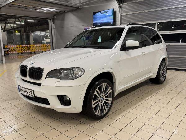 White BMW X5 2011 in Vilnius, with an engine capacity of 2.99 L and mileage of 261 thousand km for 11200 €, photo 1 on AUTOMOTO.COM.LV