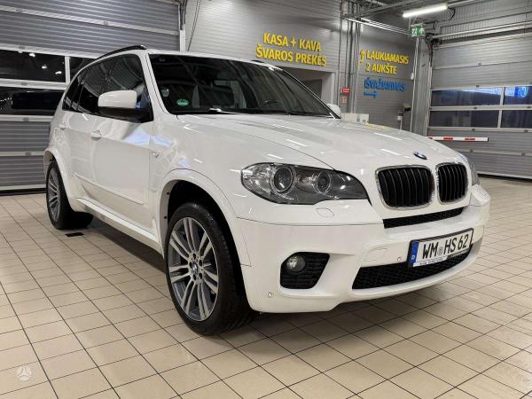 White BMW X5 2011 in Vilnius, with an engine capacity of 2.99 L and mileage of 261 thousand km for 11200 €, photo 3 on AUTOMOTO.COM.LV