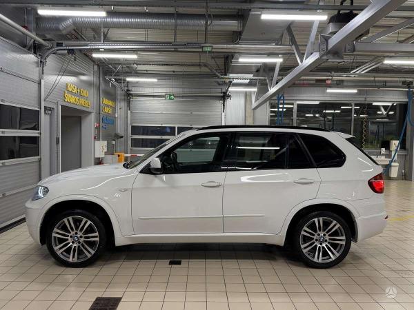 White BMW X5 2011 in Vilnius, with an engine capacity of 2.99 L and mileage of 261 thousand km for 11200 €, photo 8 on AUTOMOTO.COM.LV
