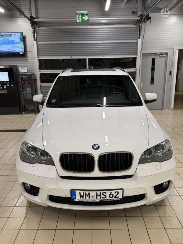 White BMW X5 2011 in Vilnius, with an engine capacity of 2.99 L and mileage of 261 thousand km for 11200 €, photo 9 on AUTOMOTO.COM.LV