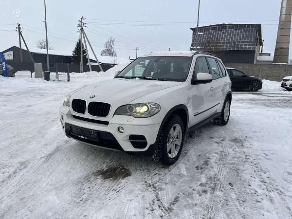 Balts BMW X5 2011 Tauragė, ar dzinēja tilpumu 3.00 L un nobraukumu 320 tūkst. km par 8900 €, foto 5 vietnē AUTOMOTO.COM.LV