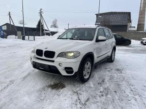 White BMW X5 2011 in Taurage, with an engine capacity of 3.00 L and mileage of 320 thousand km for 8900 €, photo 5 on AUTOMOTO.COM.LV