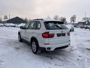 White BMW X5 2011 in Taurage, with an engine capacity of 3.00 L and mileage of 320 thousand km for 8900 €, photo 10 on AUTOMOTO.COM.LV