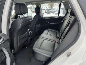White BMW X5 2011 in Taurage, with an engine capacity of 3.00 L and mileage of 320 thousand km for 8900 €, photo 16 on AUTOMOTO.COM.LV