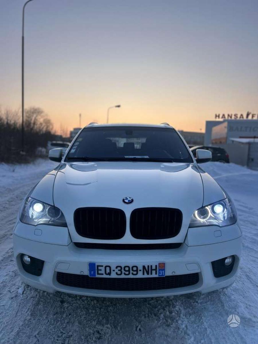 Balts BMW X5 2011 Panevēža, ar dzinēja tilpumu 2.99 L un nobraukumu 280 tūkst. km par 10200 €, foto 3 vietnē AUTOMOTO.COM.LV