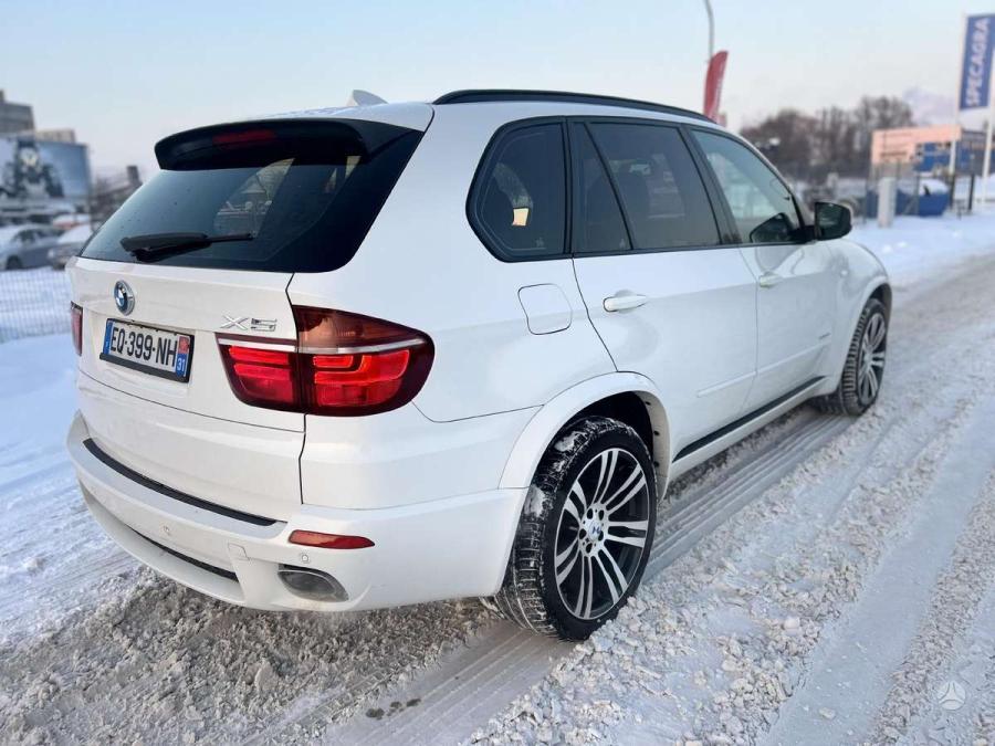 Balts BMW X5 2011 Panevēža, ar dzinēja tilpumu 2.99 L un nobraukumu 280 tūkst. km par 10200 €, foto 7 vietnē AUTOMOTO.COM.LV