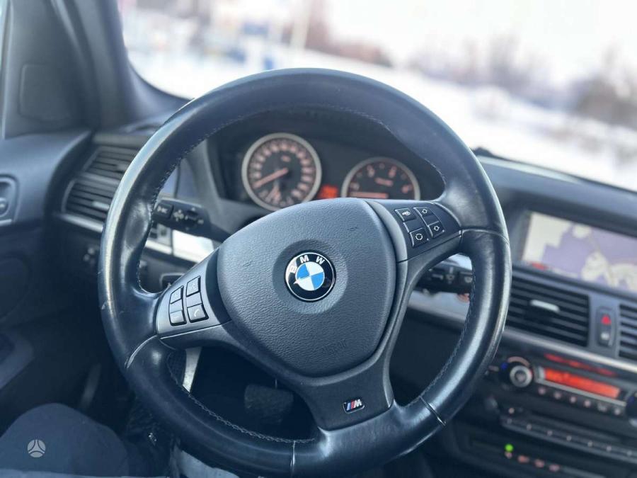 Balts BMW X5 2011 Panevēža, ar dzinēja tilpumu 2.99 L un nobraukumu 280 tūkst. km par 10200 €, foto 18 vietnē AUTOMOTO.COM.LV