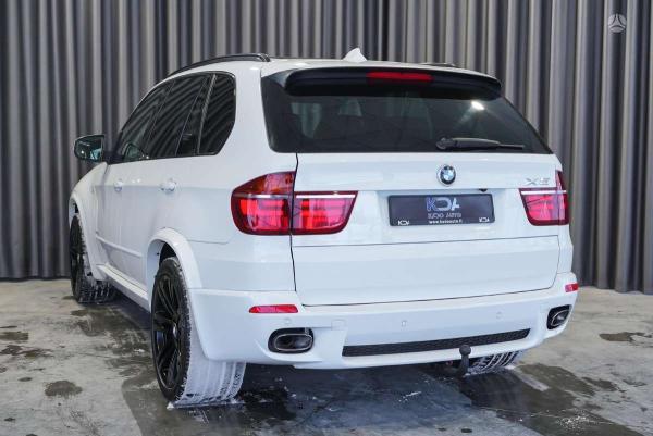 White BMW X5 2011 in Marijampole, with an engine capacity of 2.99 L and mileage of 336 thousand km for 13250 €, photo 9 on AUTOMOTO.COM.LV