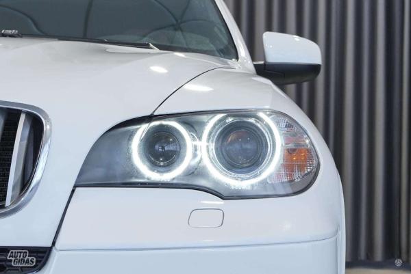 White BMW X5 2011 in Marijampole, with an engine capacity of 3.00 L and mileage of 336 thousand km for 13250 €, photo 7 on AUTOMOTO.COM.LV