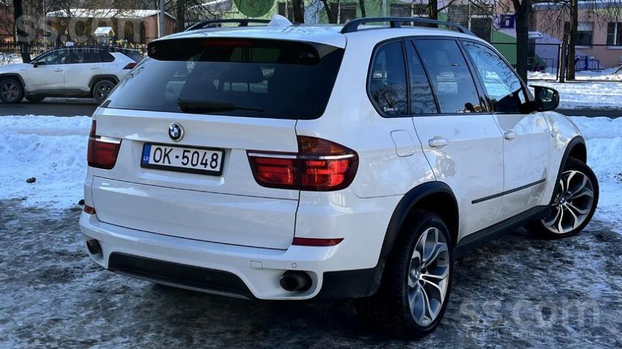 Balts BMW X5 2011 Rīga, ar dzinēja tilpumu 3.00 L un nobraukumu 256 tūkst. km par 15000 €, foto 4 vietnē AUTOMOTO.COM.LV
