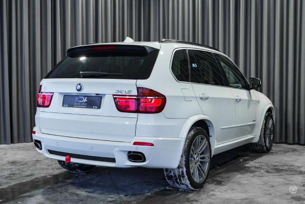 White BMW X5 2011 in Marijampole, with an engine capacity of 2.99 L and mileage of 227 thousand km for 13950 €, photo 11 on AUTOMOTO.COM.LV