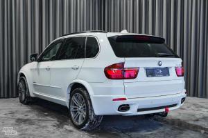 White BMW X5 2011 in Marijampole, with an engine capacity of 3.00 L and mileage of 227 thousand km for 13950 €, photo 7 on AUTOMOTO.COM.LV