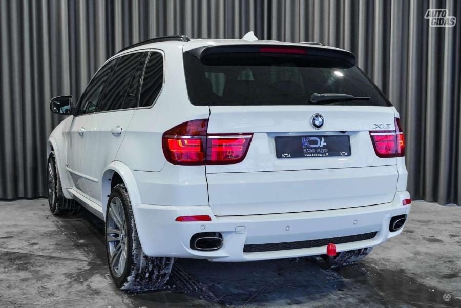 White BMW X5 2011 in Marijampole, with an engine capacity of 3.00 L and mileage of 227 thousand km for 13950 €, photo 8 on AUTOMOTO.COM.LV