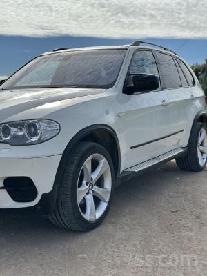 White BMW X5 2011 in Bauska, with an engine capacity of 3.00 L and mileage of 369 thousand km for 10050 €, photo 4 on AUTOMOTO.COM.LV