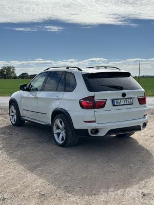 White BMW X5 2011 in Bauska, with an engine capacity of 3.00 L and mileage of 369 thousand km for 10050 €, photo 9 on AUTOMOTO.COM.LV