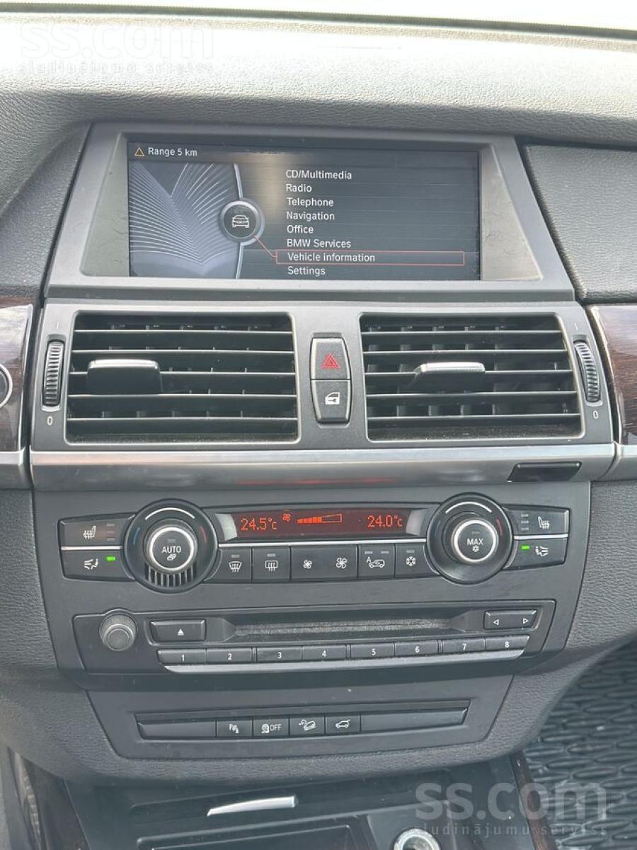 White BMW X5 2011 in Bauska, with an engine capacity of 3.00 L and mileage of 369 thousand km for 10050 €, photo 12 on AUTOMOTO.COM.LV