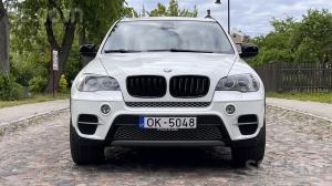 Balts BMW X5 2011 Jelgava, ar dzinēja tilpumu 3.00 L un nobraukumu 262 tūkst. km par 12700 €, foto 3 vietnē AUTOMOTO.COM.LV