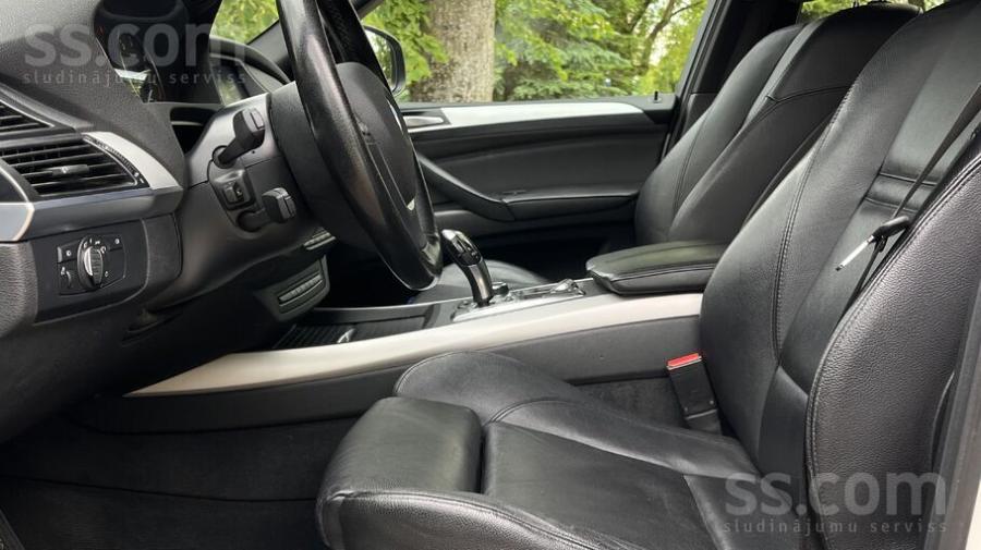Balts BMW X5 2011 Jelgava, ar dzinēja tilpumu 3.00 L un nobraukumu 262 tūkst. km par 12700 €, foto 8 vietnē AUTOMOTO.COM.LV