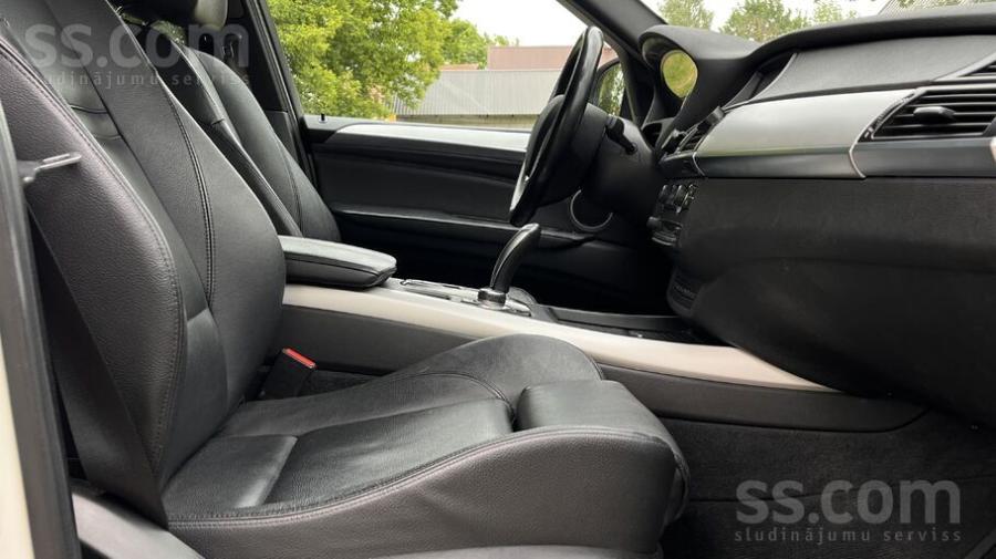 Balts BMW X5 2011 Jelgava, ar dzinēja tilpumu 3.00 L un nobraukumu 262 tūkst. km par 12700 €, foto 12 vietnē AUTOMOTO.COM.LV