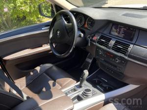 White BMW X5 2011 in Riga, with an engine capacity of 3.00 L and mileage of 210 thousand km for 12300 €, photo 11 on AUTOMOTO.COM.LV