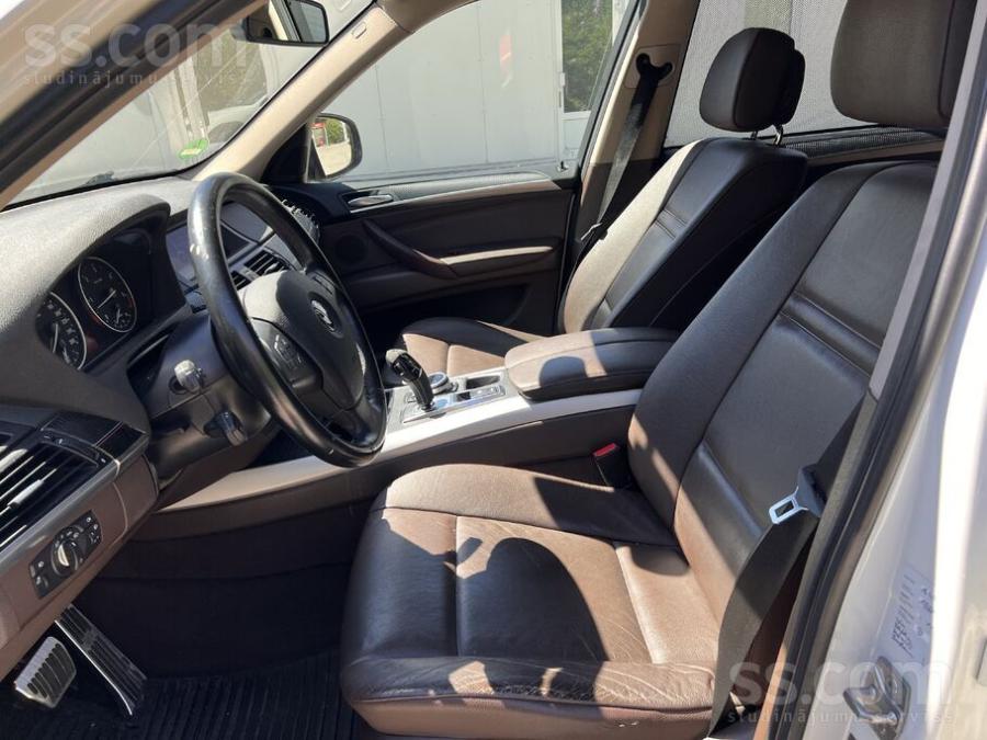 White BMW X5 2011 in Riga, with an engine capacity of 3.00 L and mileage of 210 thousand km for 12300 €, photo 16 on AUTOMOTO.COM.LV
