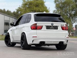 White BMW X5 2011 in Riga, with an engine capacity of 4.40 L and mileage of 0 thousand km for 19900 €, photo 5 on AUTOMOTO.COM.LV