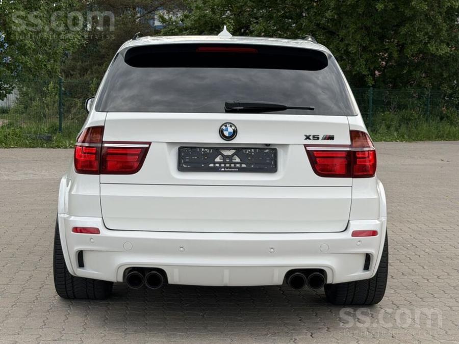 White BMW X5 2011 in Riga, with an engine capacity of 4.40 L and mileage of 0 thousand km for 19900 €, photo 6 on AUTOMOTO.COM.LV