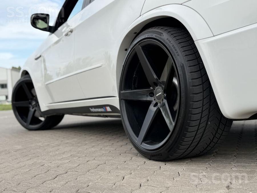 White BMW X5 2011 in Riga, with an engine capacity of 4.40 L and mileage of 0 thousand km for 19900 €, photo 12 on AUTOMOTO.COM.LV