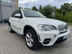 White BMW X5 2011 in Riga, with an engine capacity of 3.00 L and mileage of 297 thousand km for 10500 €, photo 3 on AUTOMOTO.COM.LV