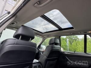 White BMW X5 2011 in Riga, with an engine capacity of 3.00 L and mileage of 297 thousand km for 10500 €, photo 12 on AUTOMOTO.COM.LV