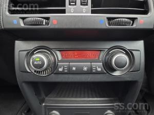 White BMW X5 2011 in Riga, with an engine capacity of 3.00 L and mileage of 297 thousand km for 10500 €, photo 13 on AUTOMOTO.COM.LV