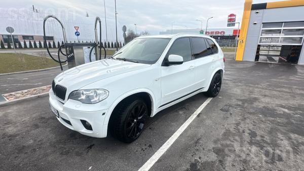 White BMW X5 2011 in Kuldiga, with an engine capacity of 3.00 L and mileage of 252 thousand km for 15700 €, photo 1 on AUTOMOTO.COM.LV
