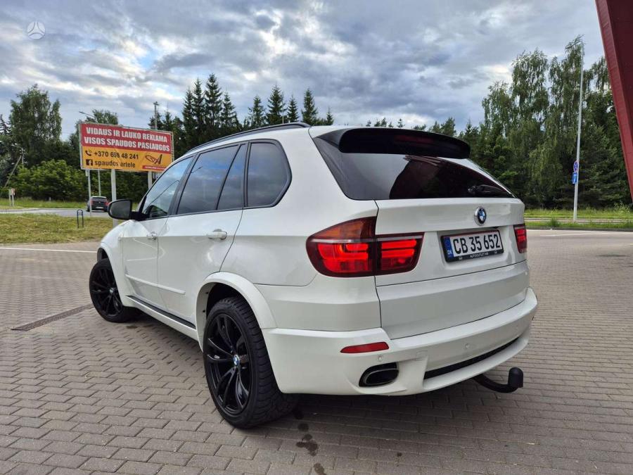 Balts BMW X5 2011 Utena, ar dzinēja tilpumu 2.99 L un nobraukumu 360 tūkst. km par 9990 €, foto 4 vietnē AUTOMOTO.COM.LV