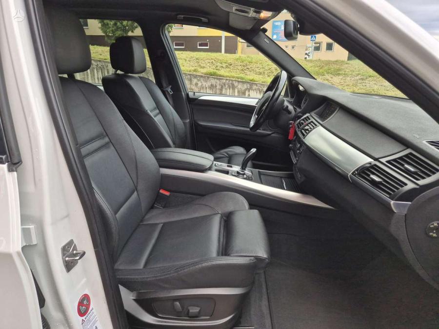 Balts BMW X5 2011 Utena, ar dzinēja tilpumu 2.99 L un nobraukumu 360 tūkst. km par 9990 €, foto 18 vietnē AUTOMOTO.COM.LV