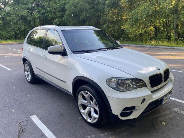 White BMW X5 2011 in Kaunas, with an engine capacity of 2.99 L and mileage of 179 thousand km for 9800 €, photo 1 on AUTOMOTO.COM.LV