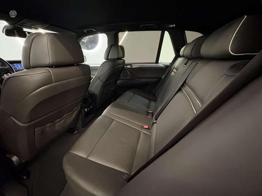 Balts BMW X5 2011 Marijampole, ar dzinēja tilpumu 2.99 L un nobraukumu 218 tūkst. km par 12950 €, foto 9 vietnē AUTOMOTO.COM.LV