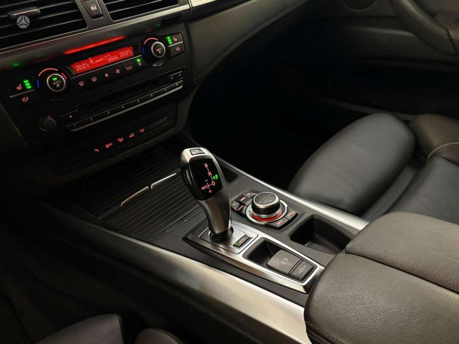 Balts BMW X5 2011 Marijampole, ar dzinēja tilpumu 2.99 L un nobraukumu 218 tūkst. km par 12950 €, foto 19 vietnē AUTOMOTO.COM.LV