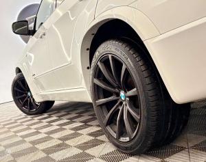 Balts BMW X5 2011 Marijampole, ar dzinēja tilpumu 2.99 L un nobraukumu 218 tūkst. km par 12950 €, foto 23 vietnē AUTOMOTO.COM.LV