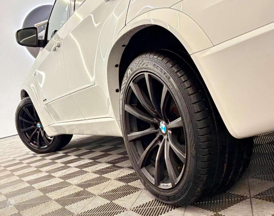 Balts BMW X5 2011 Marijampole, ar dzinēja tilpumu 2.99 L un nobraukumu 218 tūkst. km par 12950 €, foto 23 vietnē AUTOMOTO.COM.LV