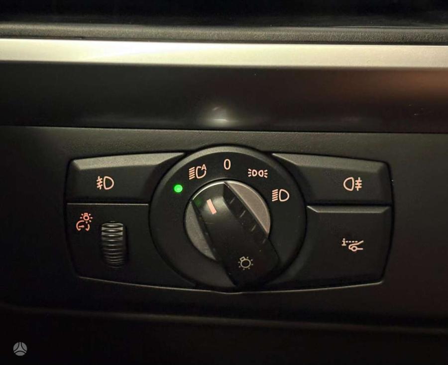 Balts BMW X5 2011 Marijampole, ar dzinēja tilpumu 2.99 L un nobraukumu 218 tūkst. km par 12950 €, foto 31 vietnē AUTOMOTO.COM.LV