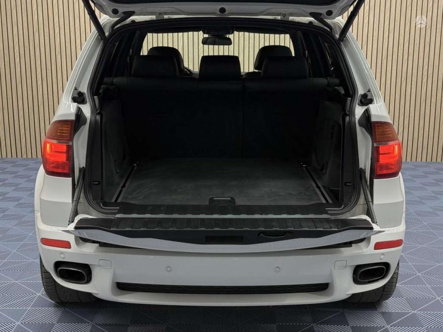 Balts BMW X5 2011 Marijampole, ar dzinēja tilpumu 2.99 L un nobraukumu 235 tūkst. km par 12500 €, foto 19 vietnē AUTOMOTO.COM.LV