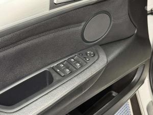 Balts BMW X5 2011 Marijampole, ar dzinēja tilpumu 2.99 L un nobraukumu 235 tūkst. km par 12500 €, foto 40 vietnē AUTOMOTO.COM.LV