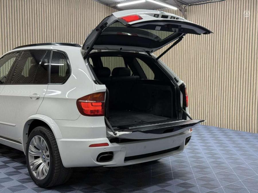 Balts BMW X5 2011 Marijampole, ar dzinēja tilpumu 2.99 L un nobraukumu 235 tūkst. km par 12500 €, foto 18 vietnē AUTOMOTO.COM.LV