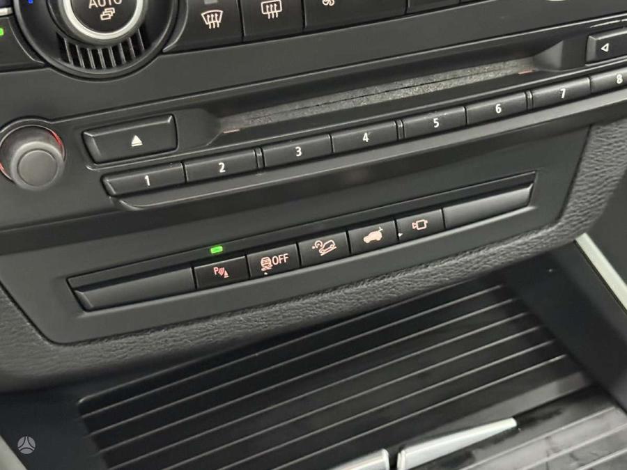 Balts BMW X5 2011 Marijampole, ar dzinēja tilpumu 2.99 L un nobraukumu 235 tūkst. km par 12500 €, foto 56 vietnē AUTOMOTO.COM.LV