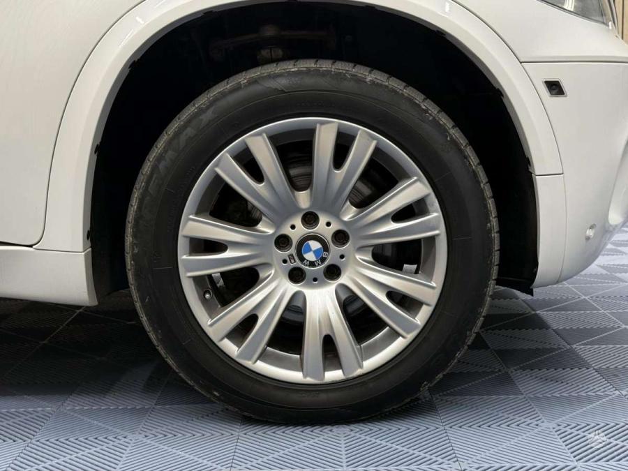 Balts BMW X5 2011 Marijampole, ar dzinēja tilpumu 2.99 L un nobraukumu 235 tūkst. km par 12500 €, foto 65 vietnē AUTOMOTO.COM.LV
