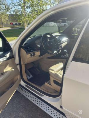 Balts BMW X5 2011 Šauļi, ar dzinēja tilpumu 4.40 L un nobraukumu 204 tūkst. km par 8000 €, foto 5 vietnē AUTOMOTO.COM.LV